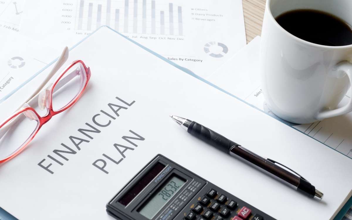 Cómo hacer un plan financiero en 6 pasos: guía completa