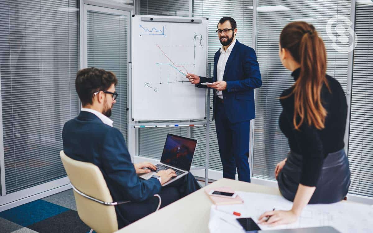 Cómo puede ayudarte el benchmarking a mejorar procesos