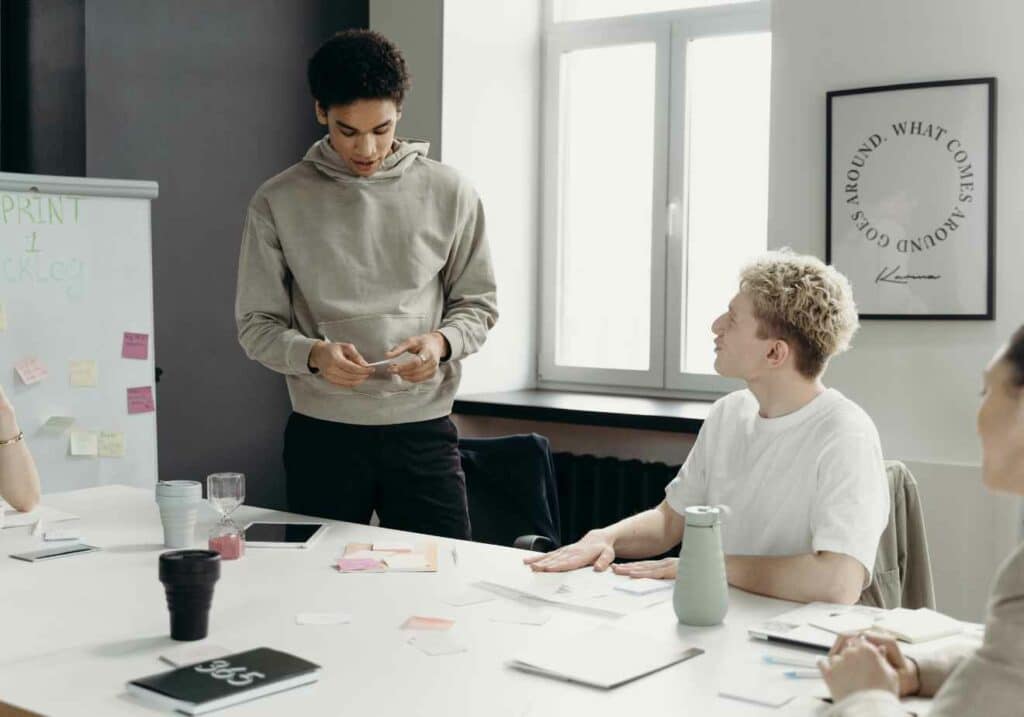 ¿Qué es la retrospectiva Scrum y cómo implementarla?