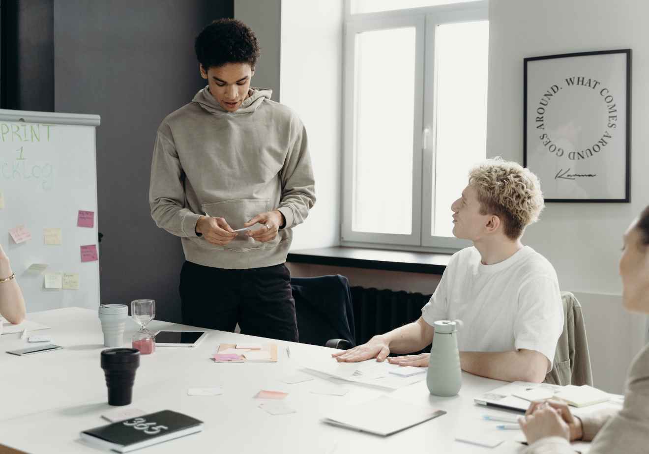 ¿Qué es la retrospectiva Scrum y cómo implementarla?